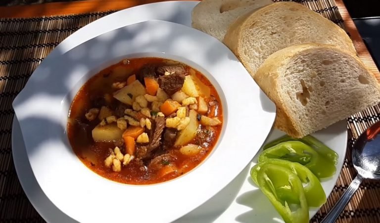 Как приготовить гуляш из говядины по-венгерски